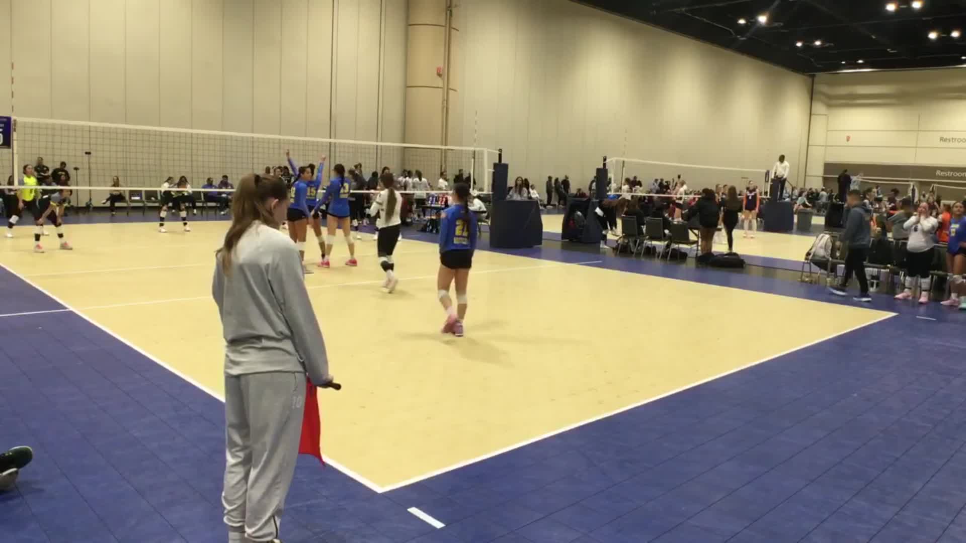 Momentum 16 Neon Gold - Dayleen Valdes highlights - Hudl